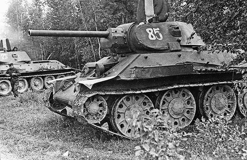 Ritterkrieg WWII T34/76 STZ Tractor Factory T34/76 Tracks and ...