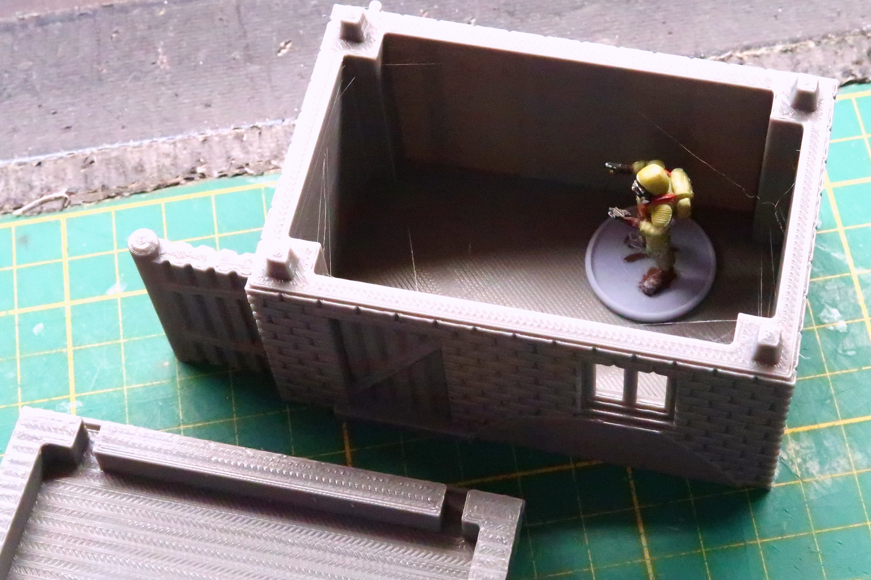 Stalker Loner Shed - Zona Alfa Wargaming Terrain by Patrick Miniatures ...