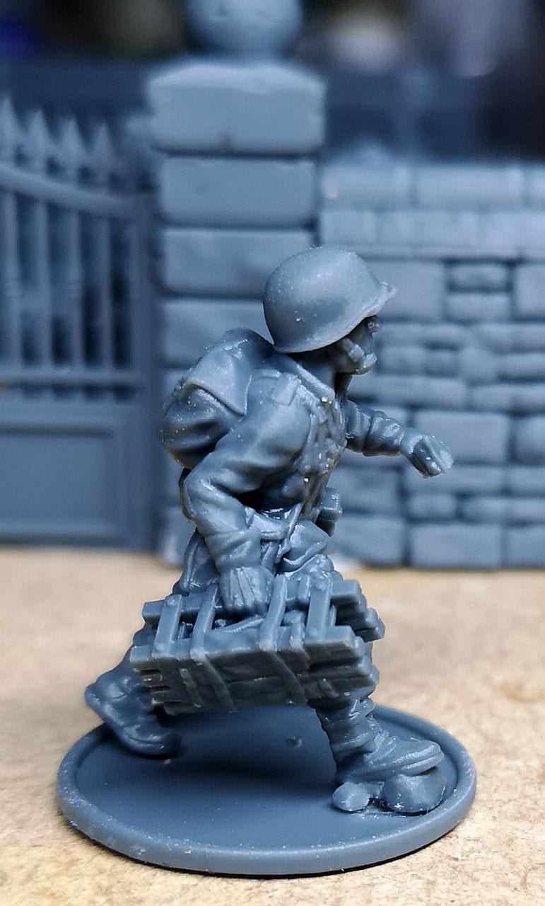 WW2 28mm US PARATROOPER MEDIC by Colonel Muller Miniatures - Wargaming3D
