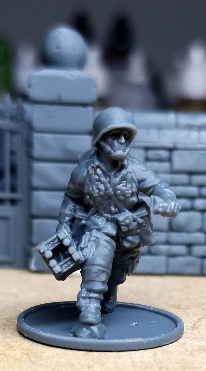 WW2 28mm US PARATROOPER MEDIC by Colonel Muller Miniatures - Wargaming3D