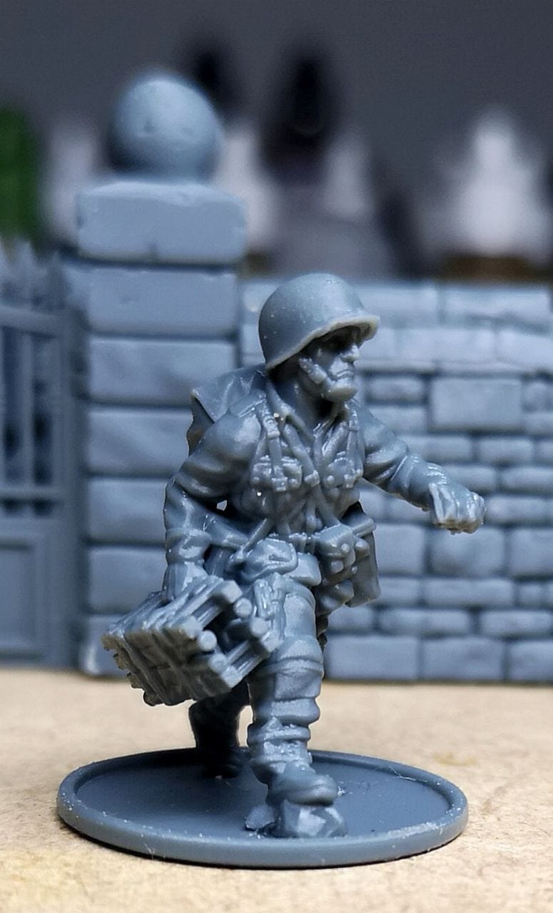 WW2 28mm US PARATROOPER MEDIC by Colonel Muller Miniatures - Wargaming3D