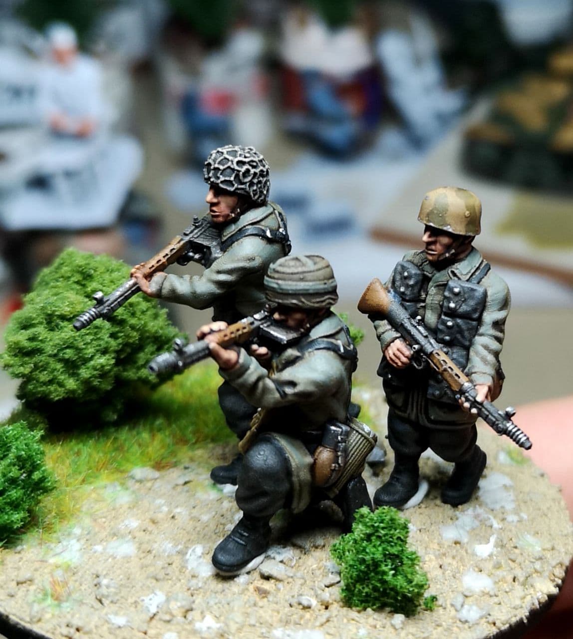 28mm German Fallschirmjager FG42 Team 1 by Colonel Muller Miniatures ...
