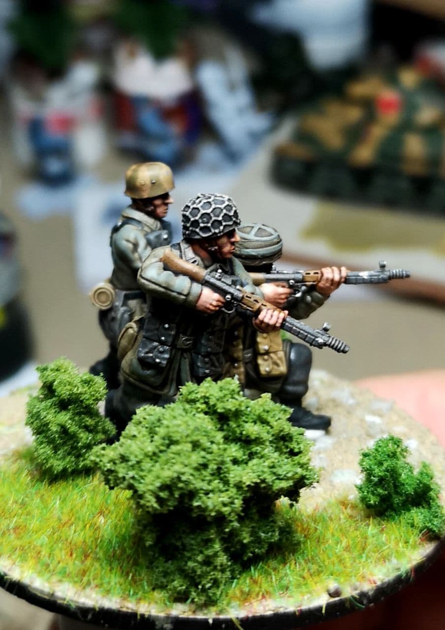 28mm German Fallschirmjager FG42 Team 1 by Colonel Muller Miniatures ...