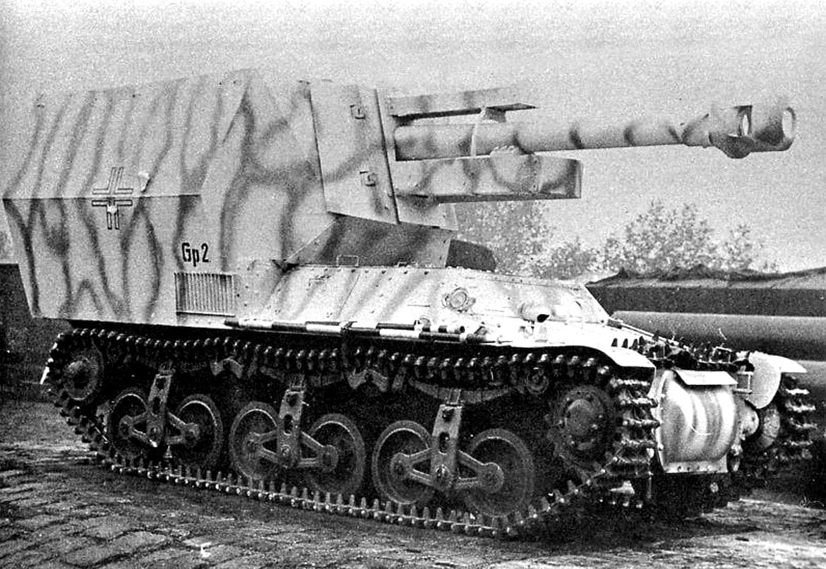 105mm leFH-18/40 auf Geschuetzwagen Lorraine Schlepper(f) by Fylde ...