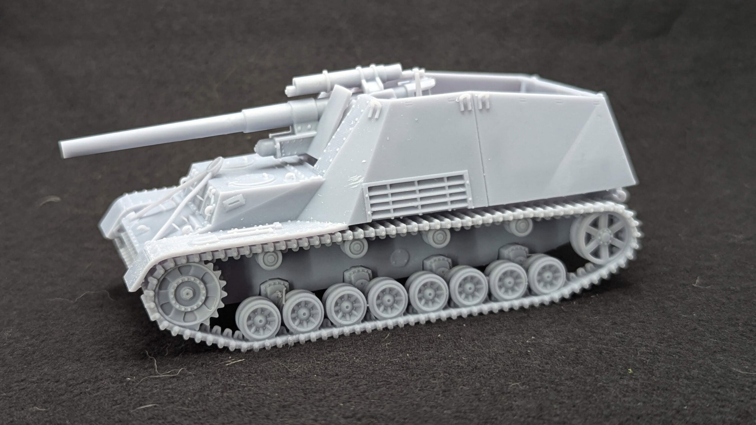 SPG Hummel (Sd.Kfz.165) + 3 Tankmen (Germany, WW2) by Wargame3D ...
