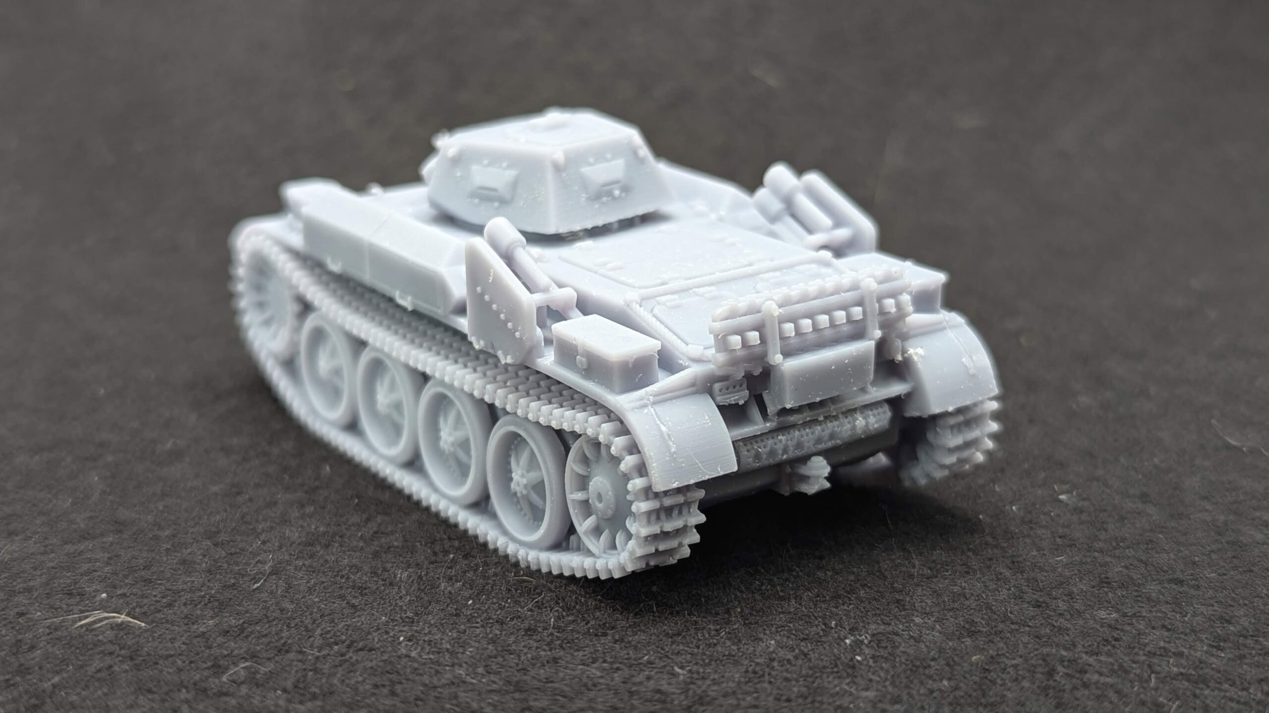 Flammpanzer II Ausf.A (Sd.Kfz.122) + 3 Tankmen (Germany, WW2) by ...