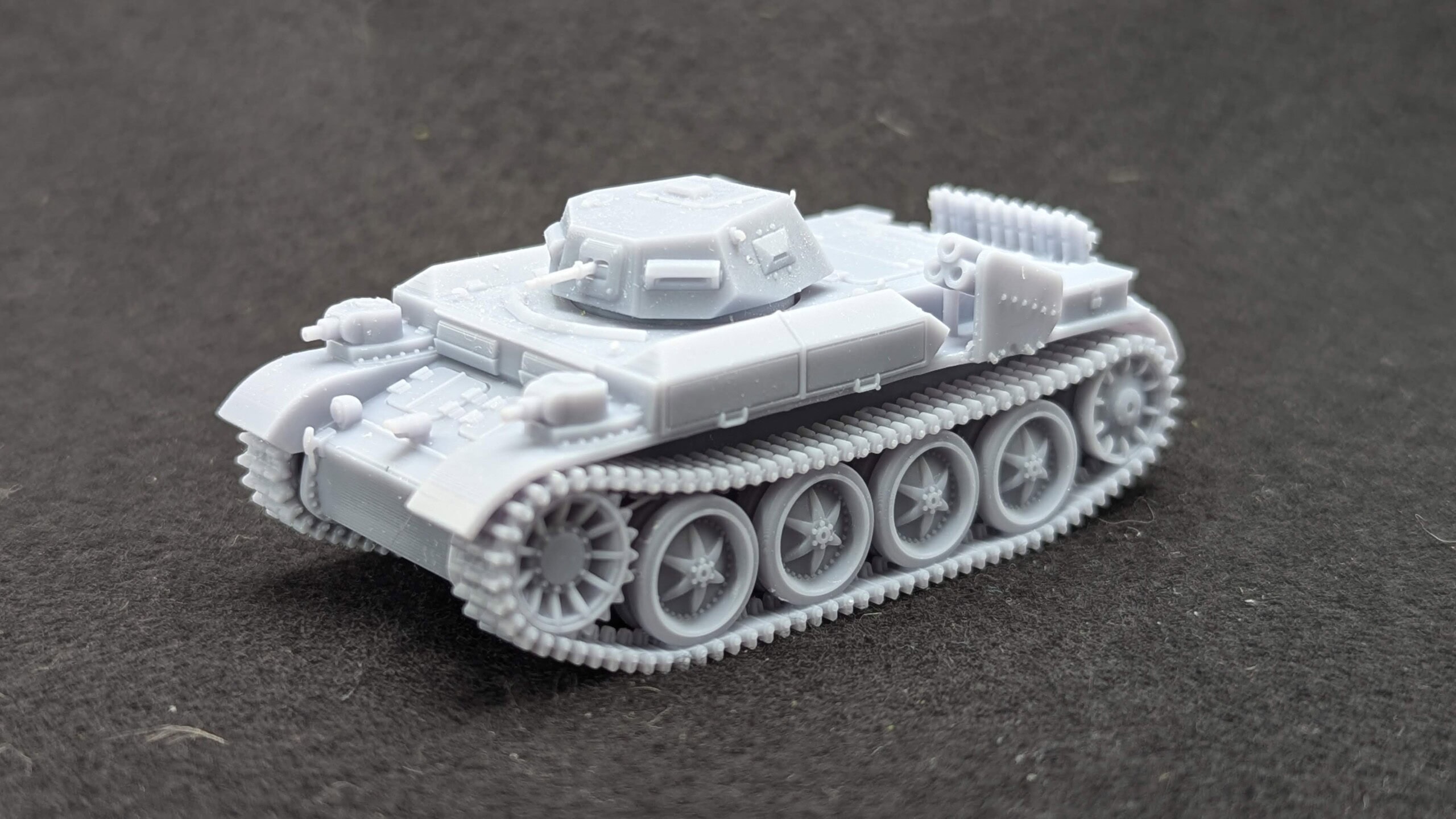 Flammpanzer II Ausf.A (Sd.Kfz.122) + 3 Tankmen (Germany, WW2) by ...