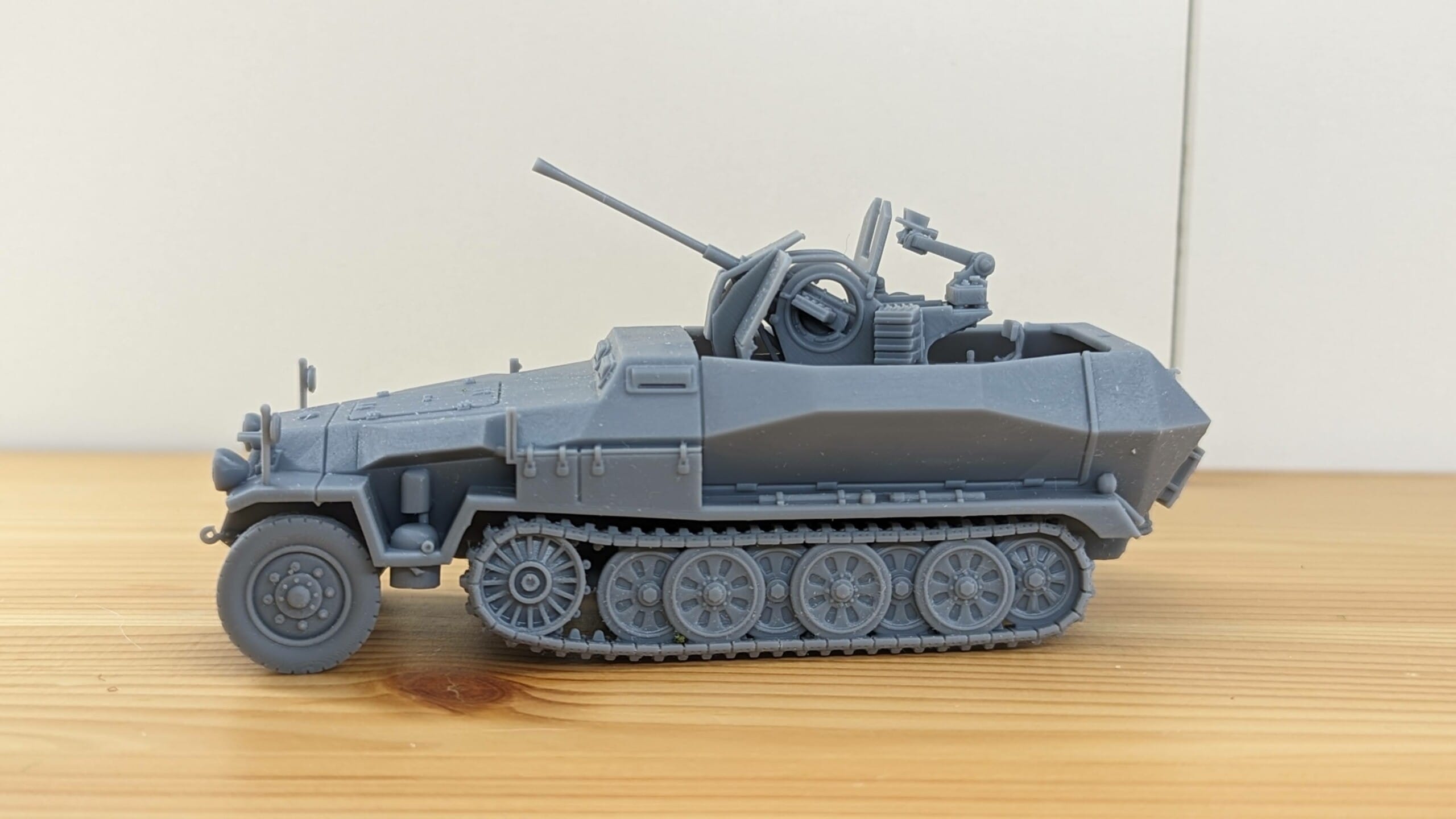 Half-track Sd.Kfz.251/17 Ausf.C with 2cm Flak 38 + Crewmen (Germany ...