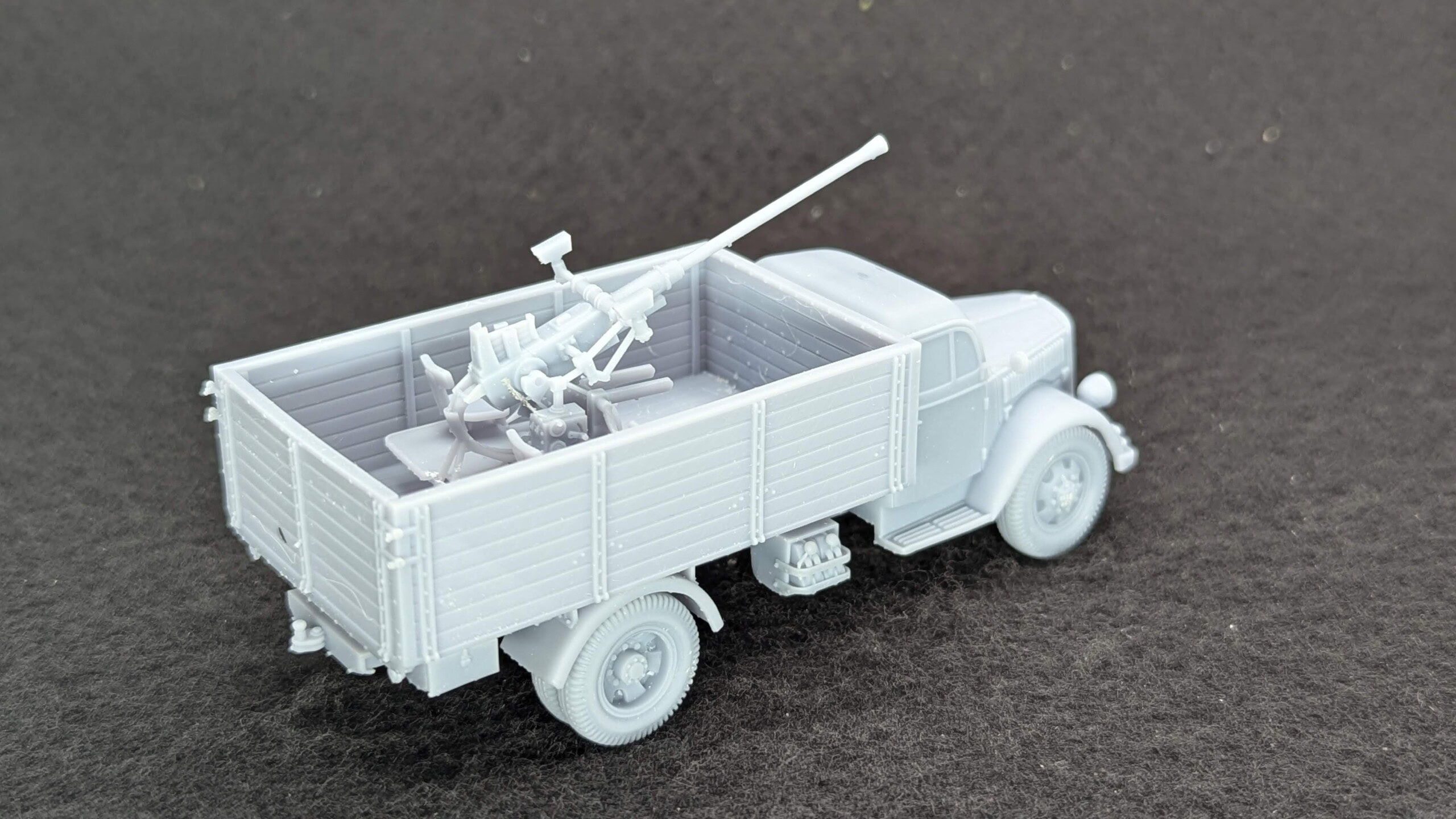 Opel Blitz with German Bofors 40mm FLAK 28 AA gun + Gunman (Germany ...